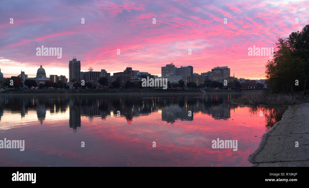 Pennsylvania state capitol dome hi-res stock photography and images - Alamy