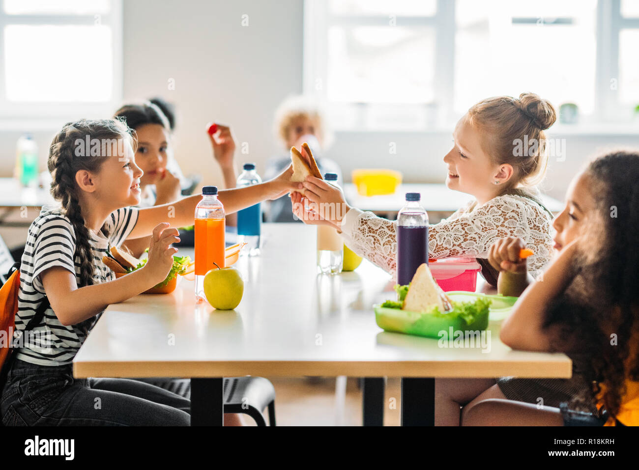 Kids school lunch cafeteria hi-res stock photography and images - Alamy
