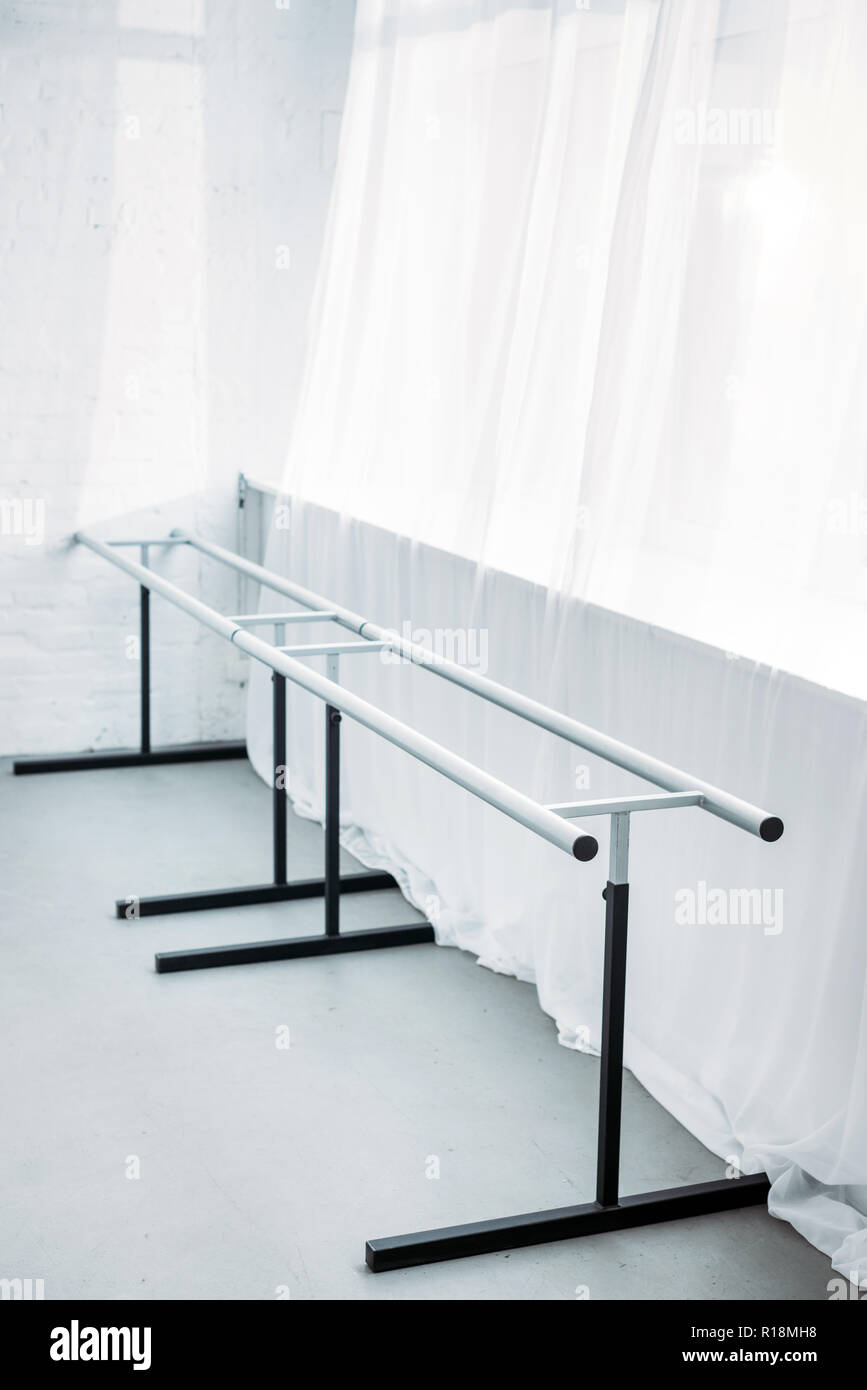 Empty ballet studio hi-res stock photography and images - Alamy