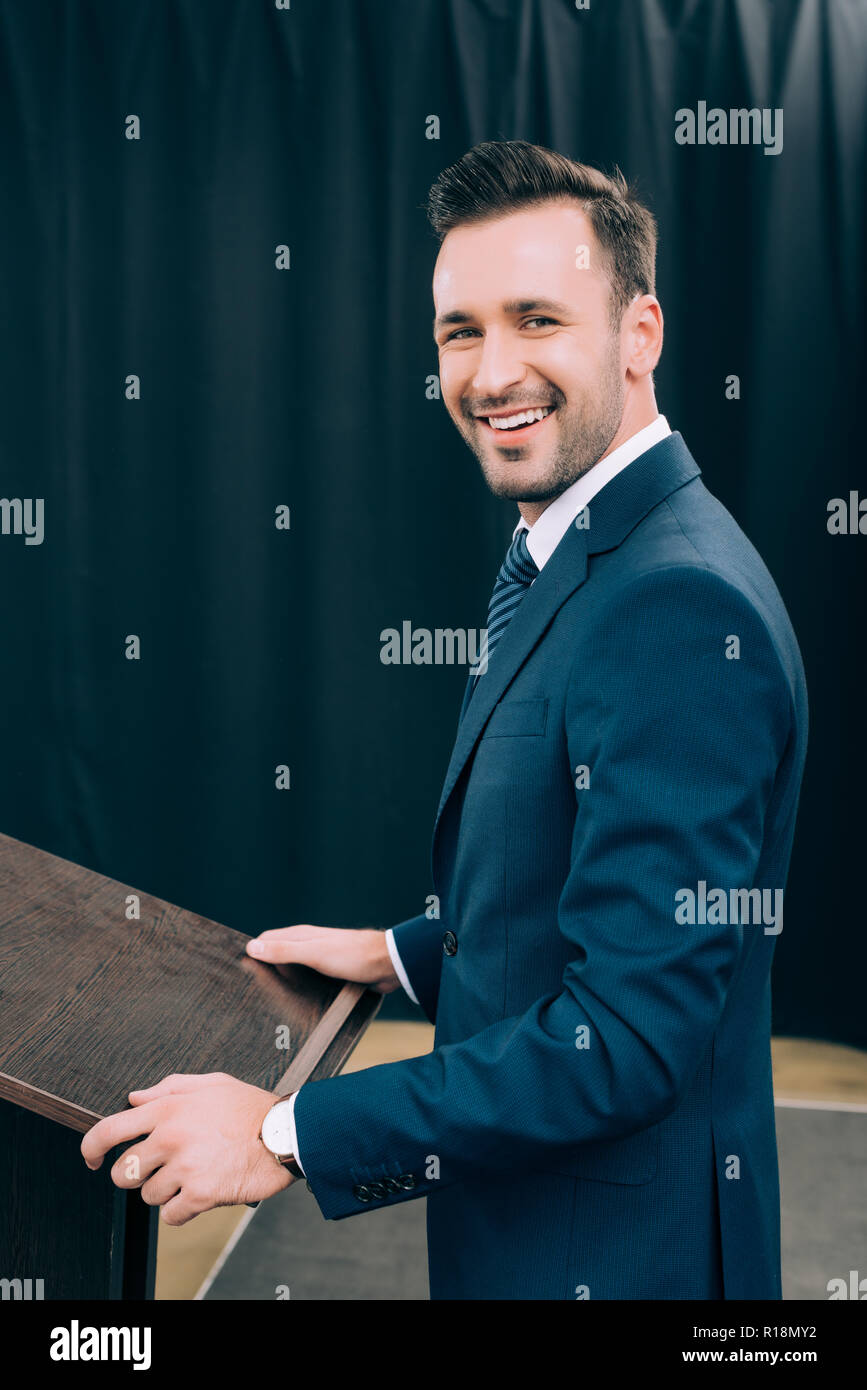 Speaker standing hi-res stock photography and images - Alamy