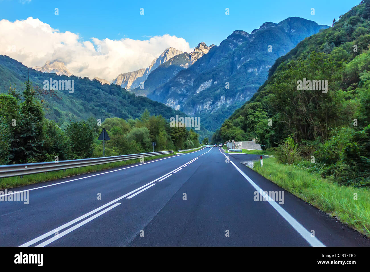 Alpine high country hi-res stock photography and images - Alamy