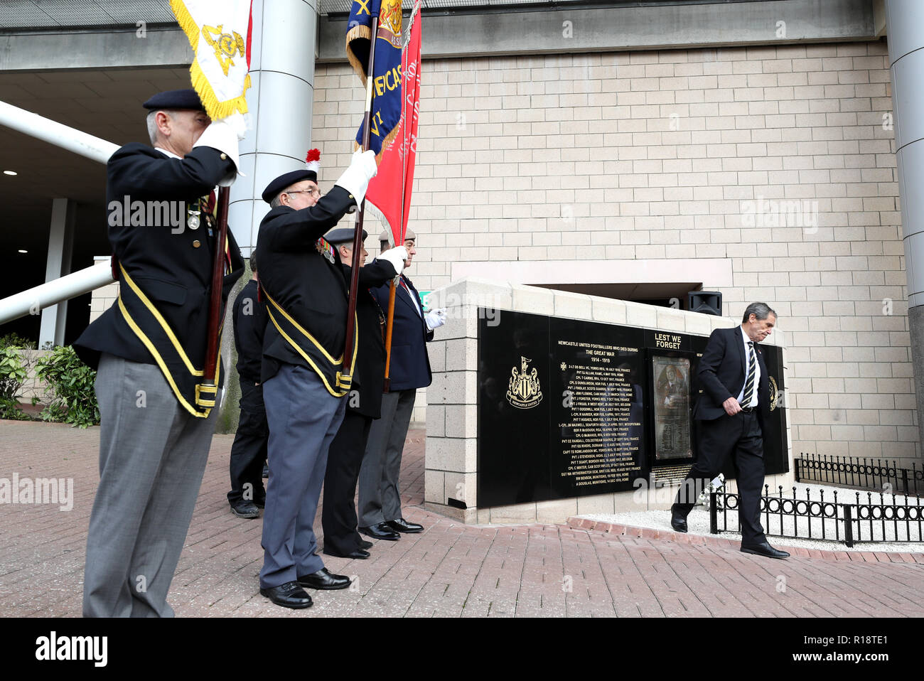 Footballer player hi-res stock photography and images - Alamy