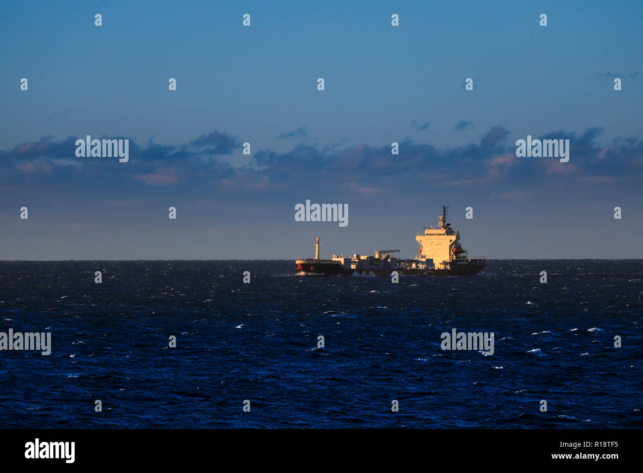 Merchantman ship hi-res stock photography and images - Alamy