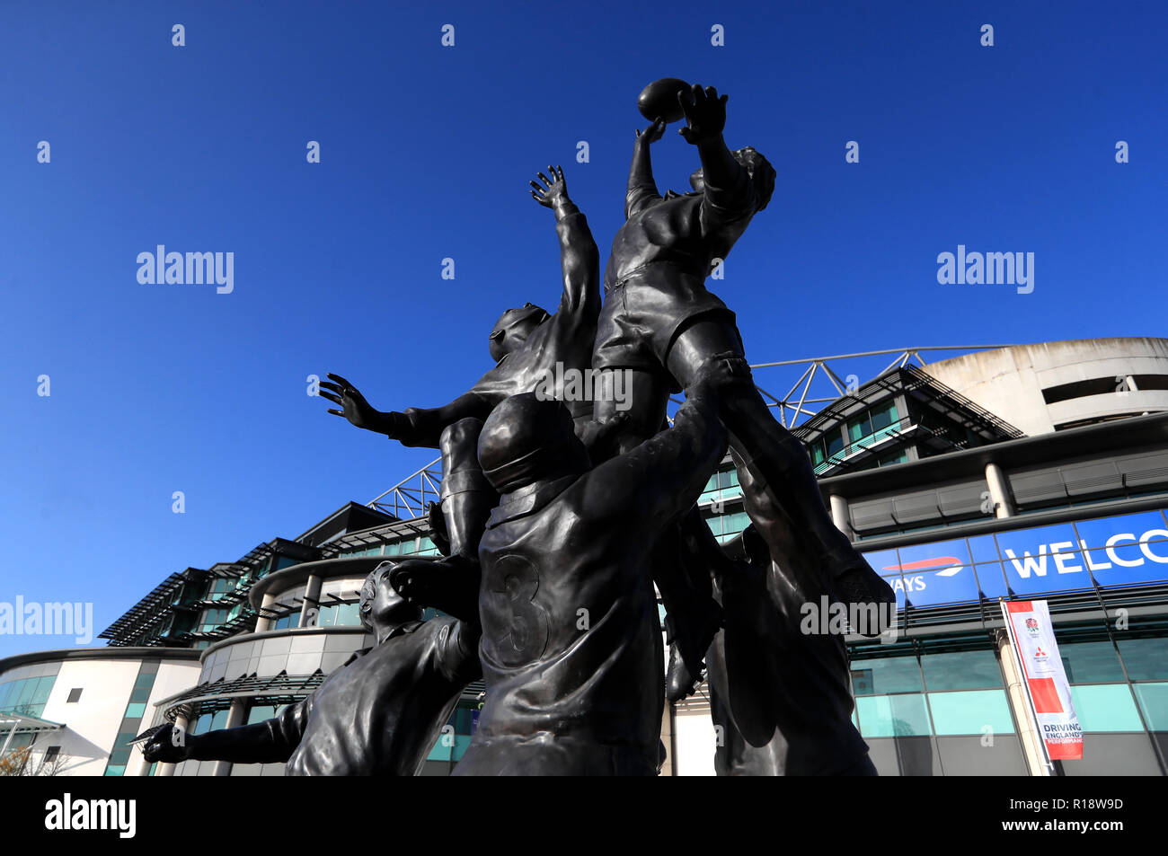Bronze rugby line out statue ahead quilter international match ...