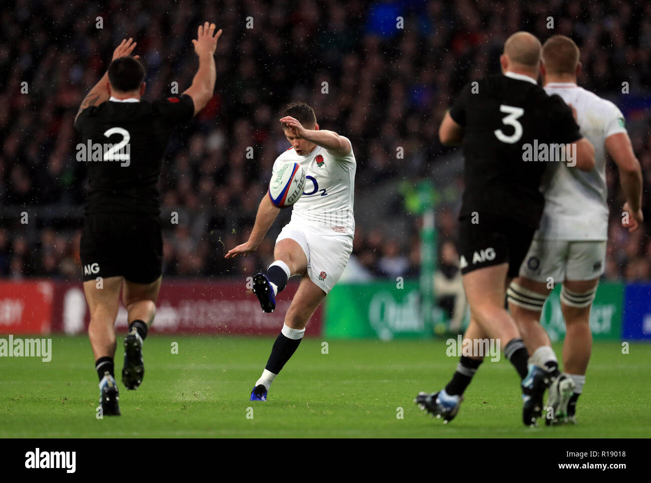 Englands owen farrell kicks at goal hi-res stock photography and images ...