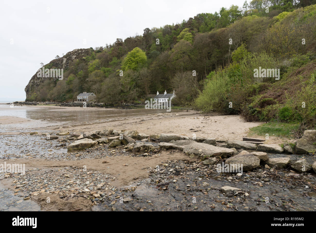 Cottages on the beach at LLanbedrog Gwynedd North Wales Stock Photo - Alamy