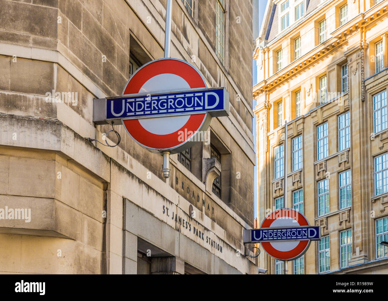 London underground signs hi-res stock photography and images - Alamy