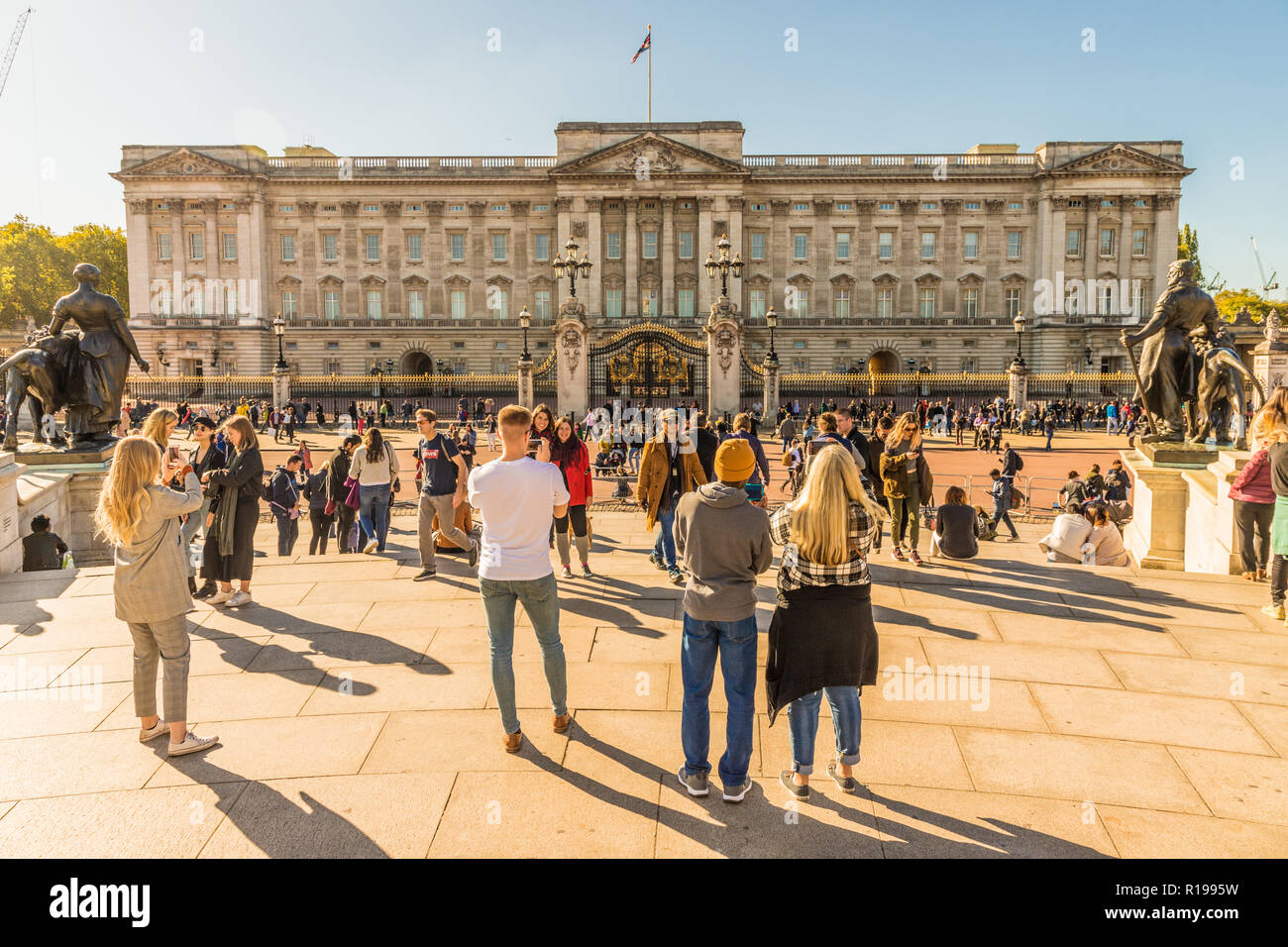 English british royal palace hi-res stock photography and images - Alamy
