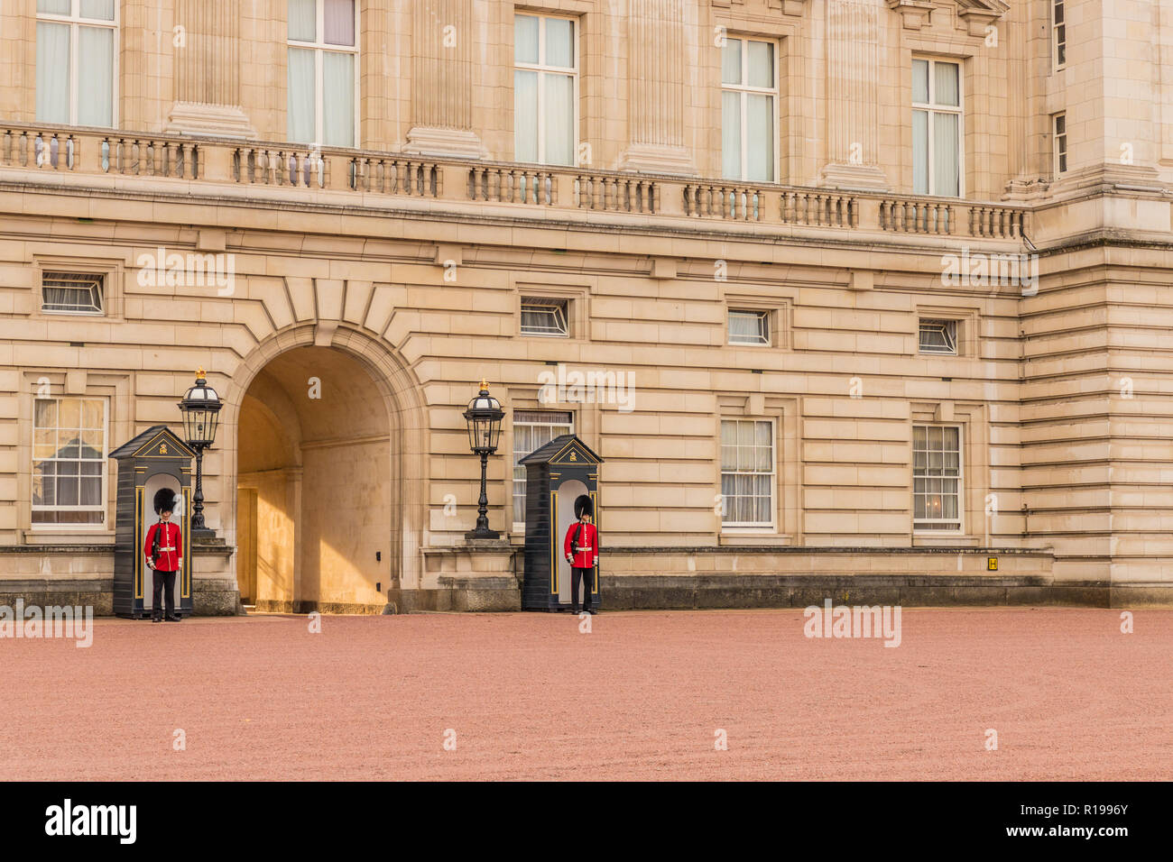 A typical view at Buckingham Palace Stock Photo - Alamy
