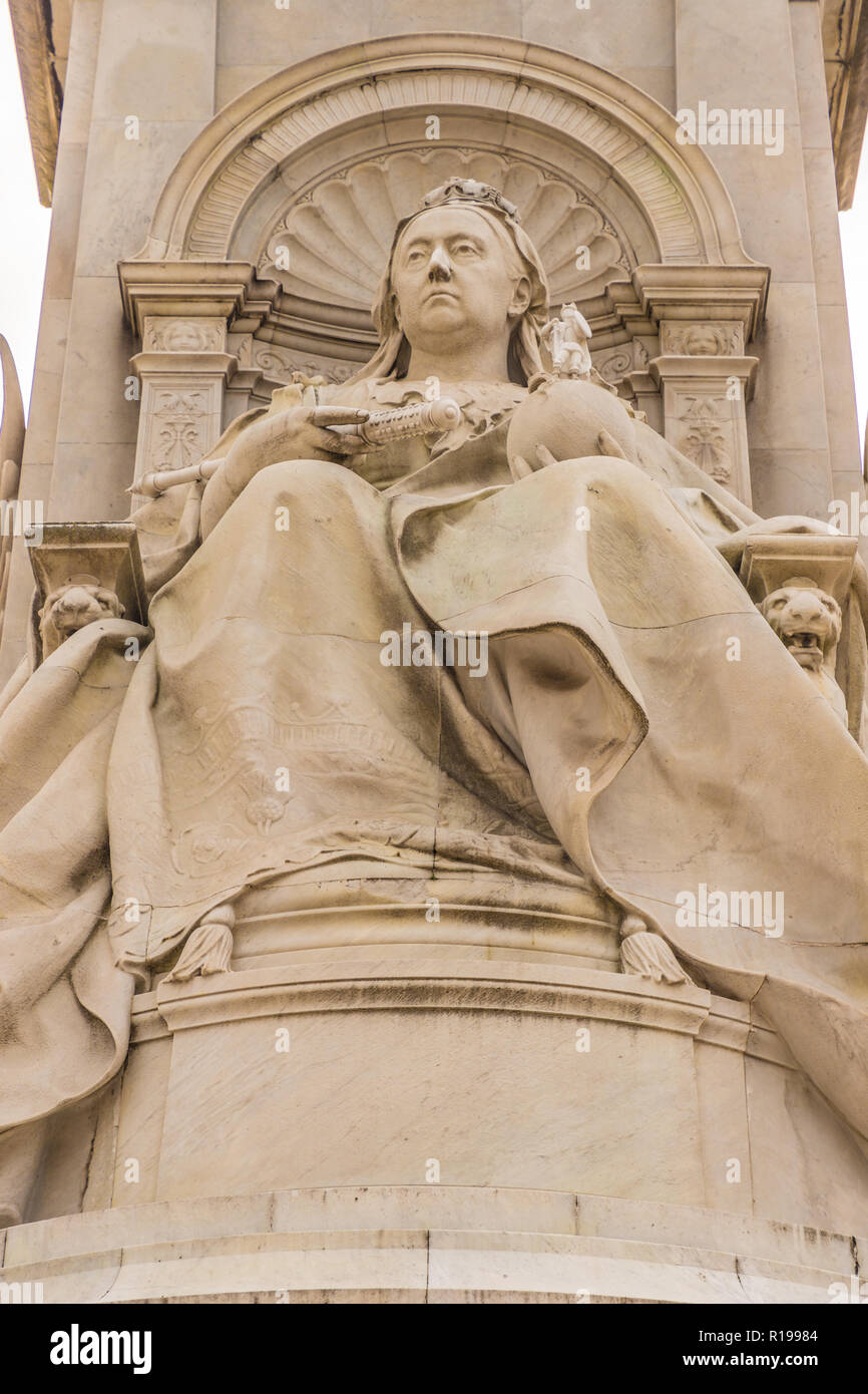 A typical view at Buckingham Palace Stock Photo - Alamy