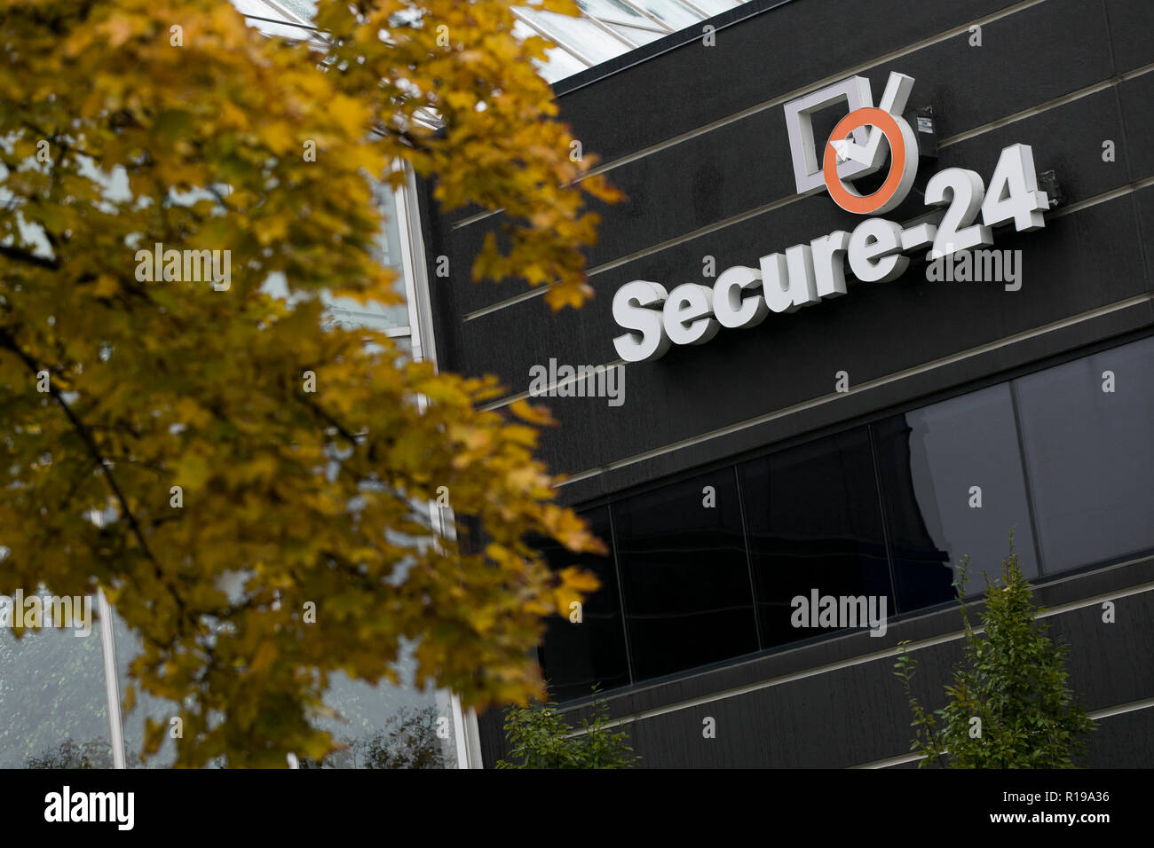 24 logo hi-res stock photography and images - Alamy