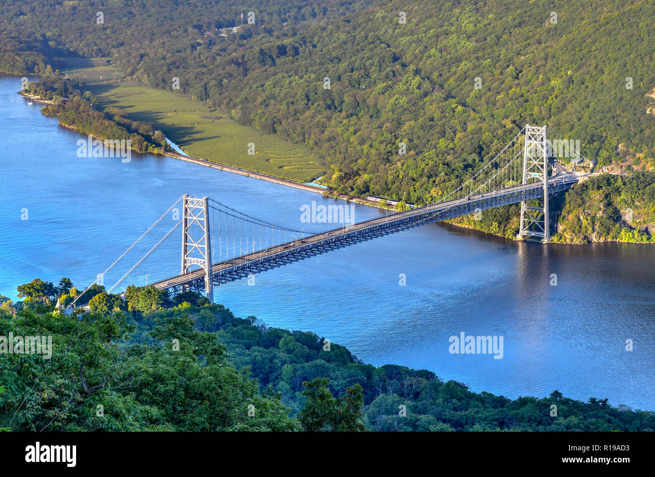 Purple heart memorial bridge hi-res stock photography and images - Alamy