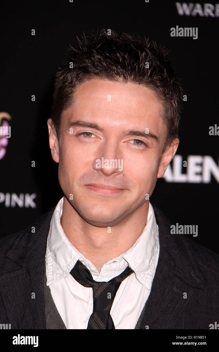 Celebrities topher grace hi-res stock photography and images - Alamy