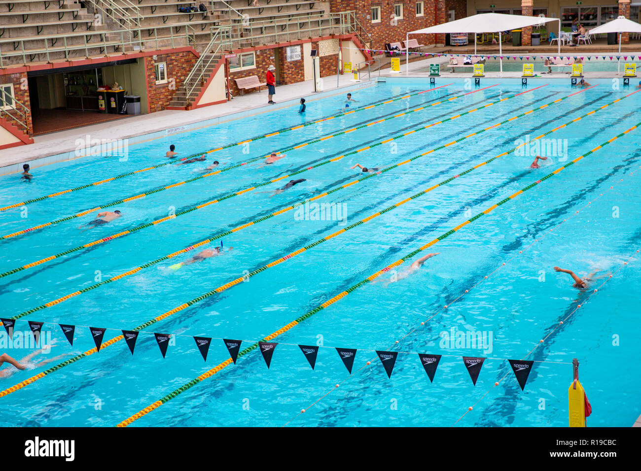 Public swimming pool hi-res stock photography and images - Alamy