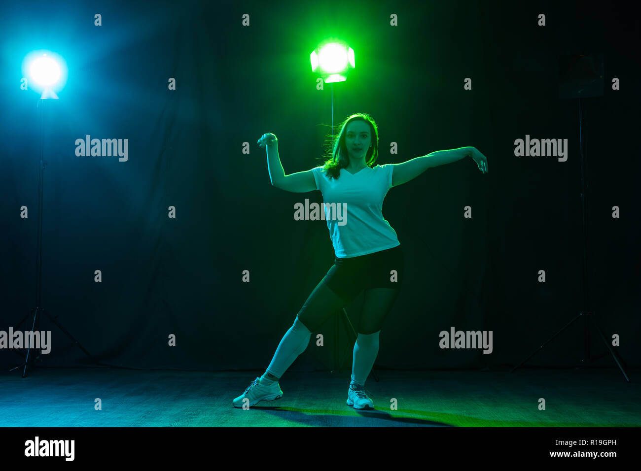 Hip-hop, jazz-funk, tecktonik, waacking, trance and street dances ...