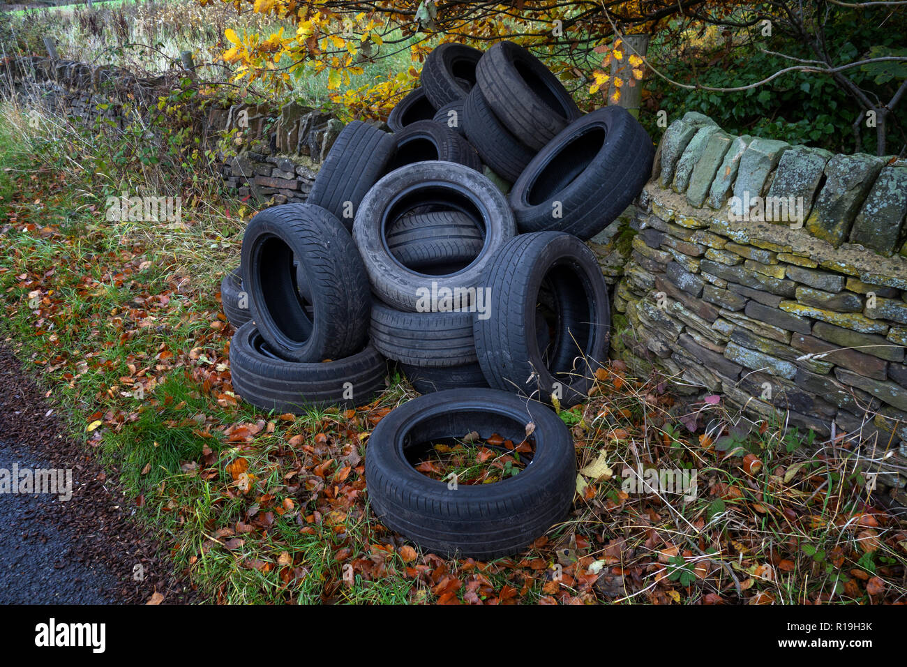 Flytipping rubbish tyres pollution hi-res stock photography and images ...