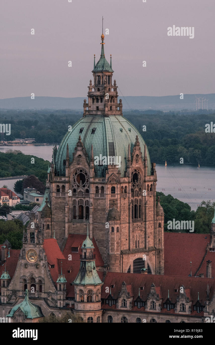 Neues Rathaus Hannover Sonnenuntergang Stock Photo - Alamy