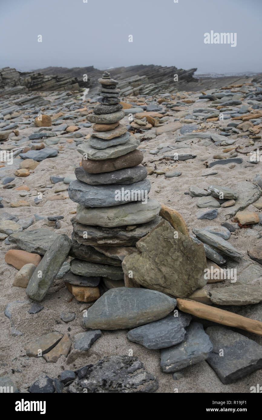 Stone stacking beach hi-res stock photography and images - Alamy