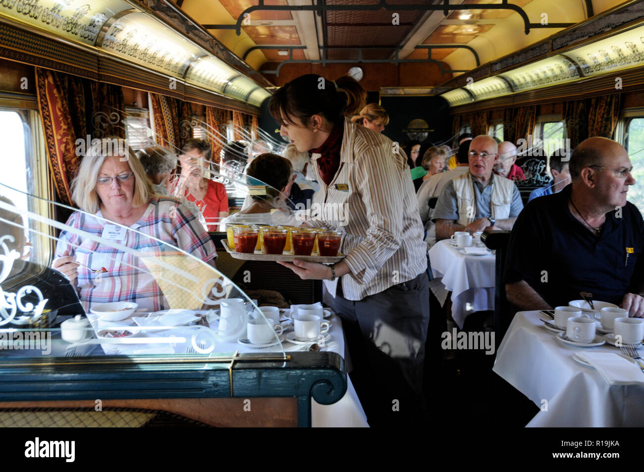 1st class dining hi-res stock photography and images - Alamy