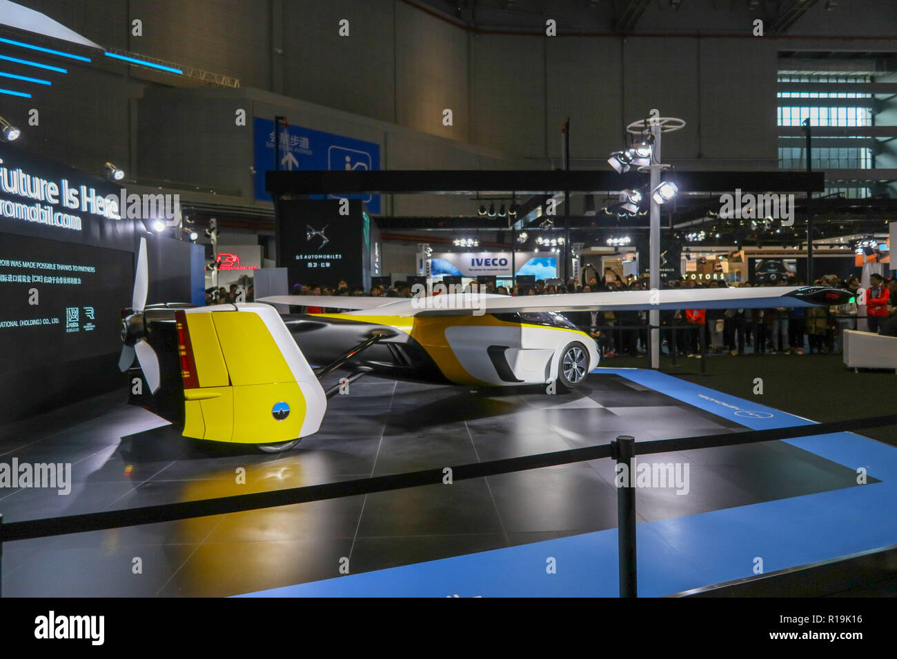 Shanghai, Shanghai, China. 10th Nov, 2018. Shanghai, CHINA-A flying car ...