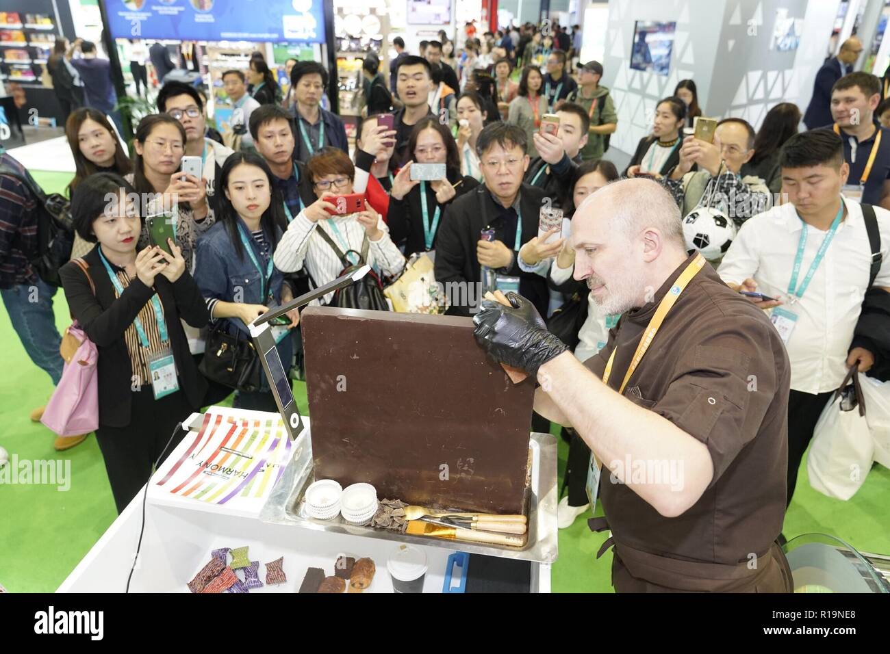 Shanghai, China. 7th Nov, 2018. A Russian artist makes chocolate ...