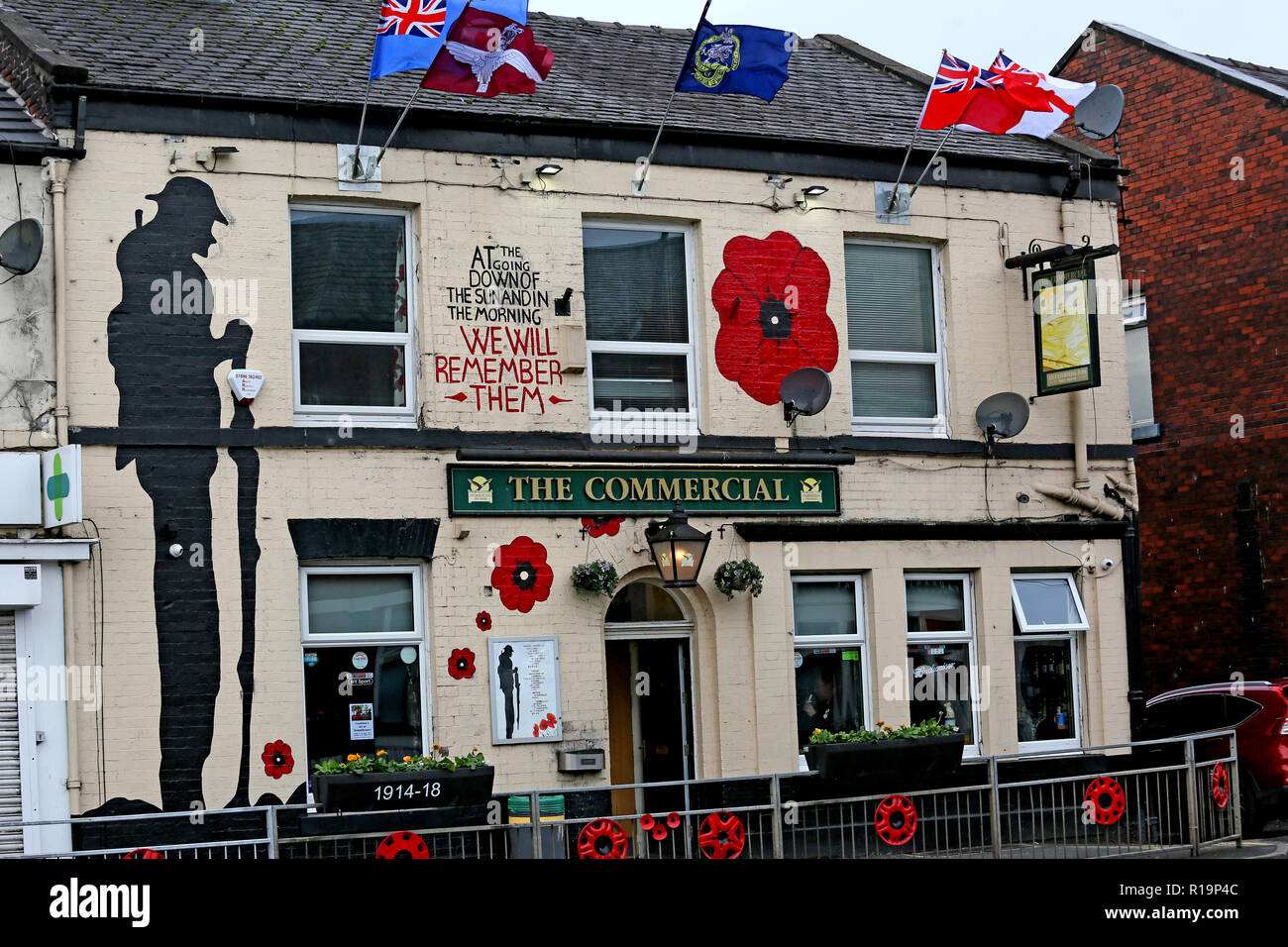 Castleton, Rochdale, UK. 10th Nov, 2018. The Commercial Public House ...