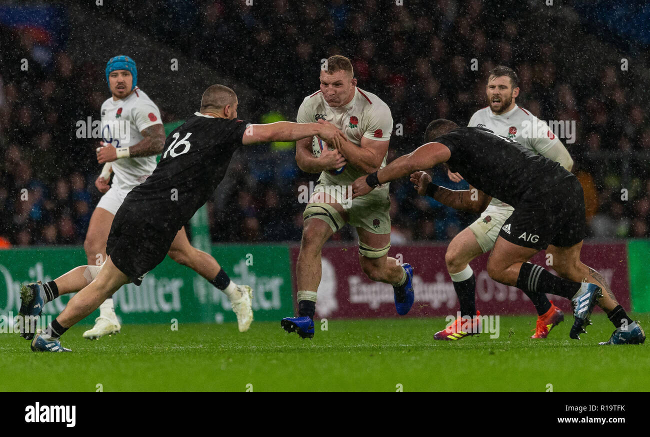 Twickenham, London, UK. 10th November 2018. England's Sam Underhill and ...