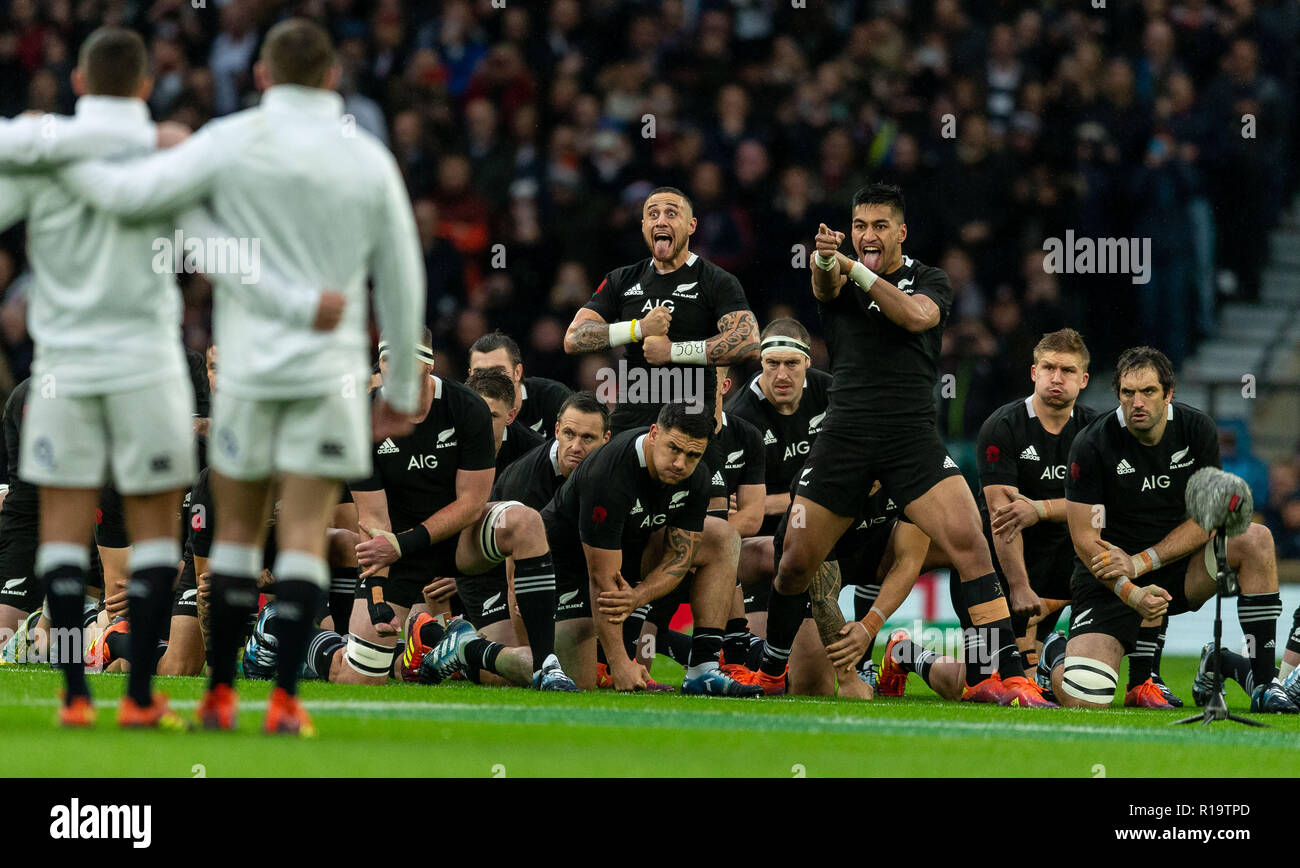 Twickenham, London, UK. 10th November 2018. New Zealand's TJ Perenara ...