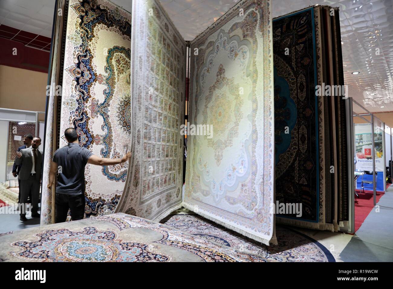 Carpets iraq hi-res stock photography and images - Alamy
