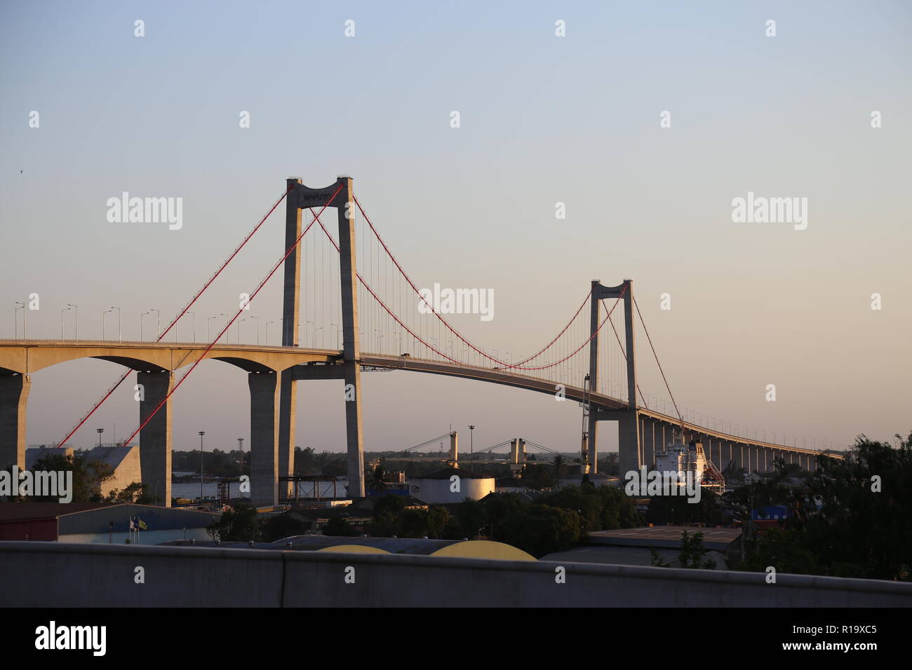 Longest suspension bridge in africa hi-res stock photography and images ...