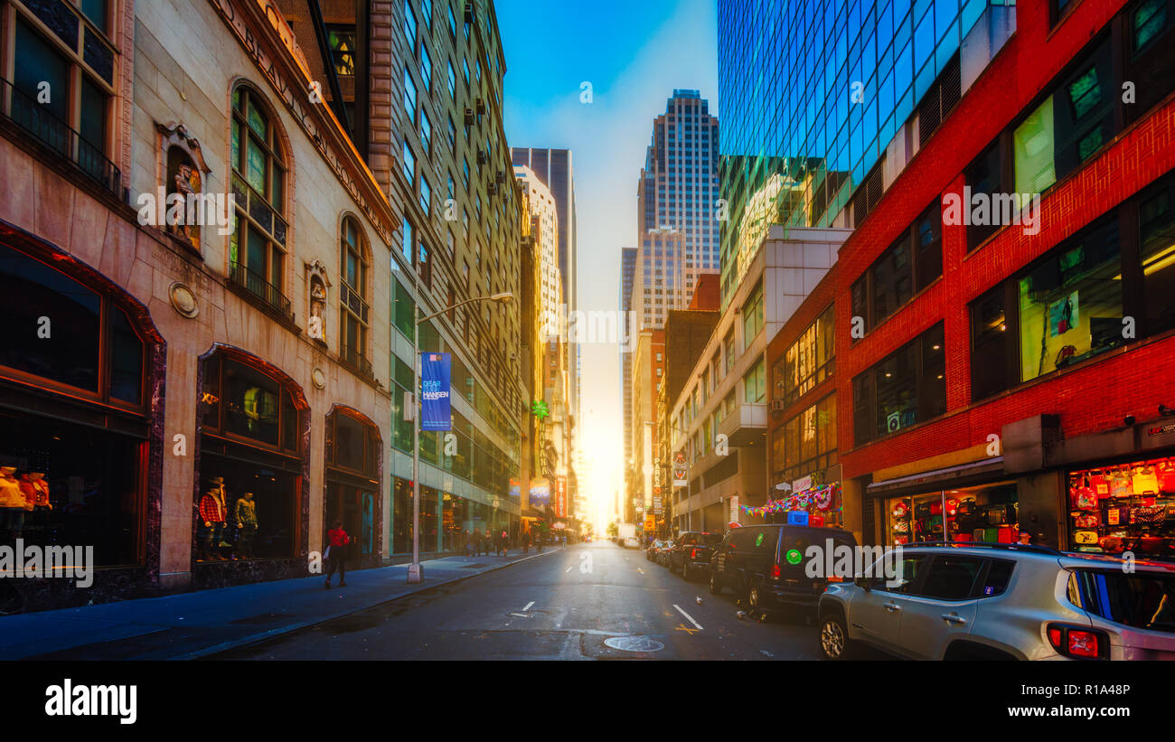 New york crossing sunrise hi-res stock photography and images - Alamy