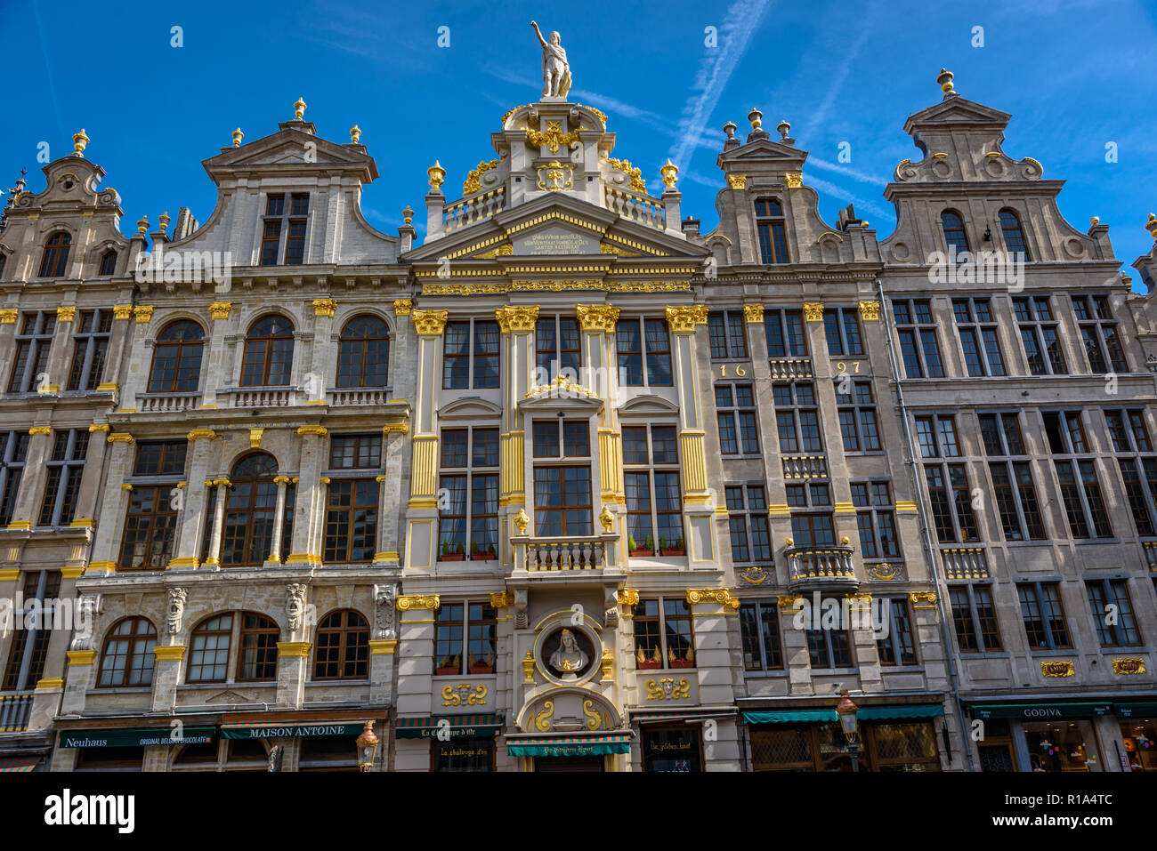 Brussels architecture - amazing buildings in the city centre ...