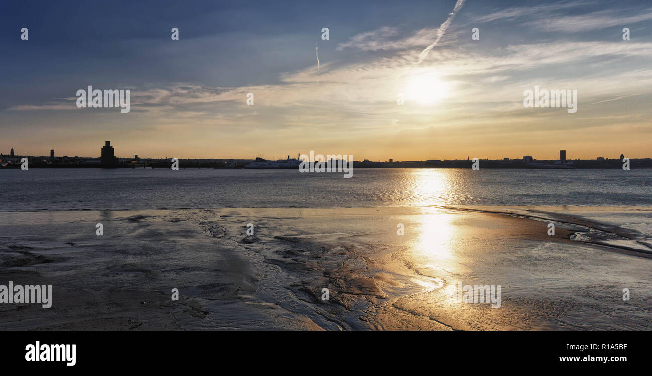 Sunset over River Mersey Stock Photo - Alamy
