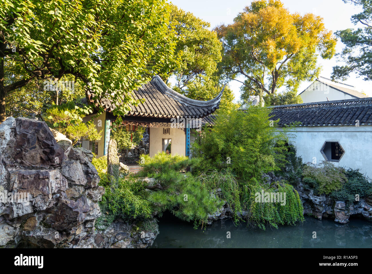Suzhou garden, traditional architecture Stock Photo - Alamy
