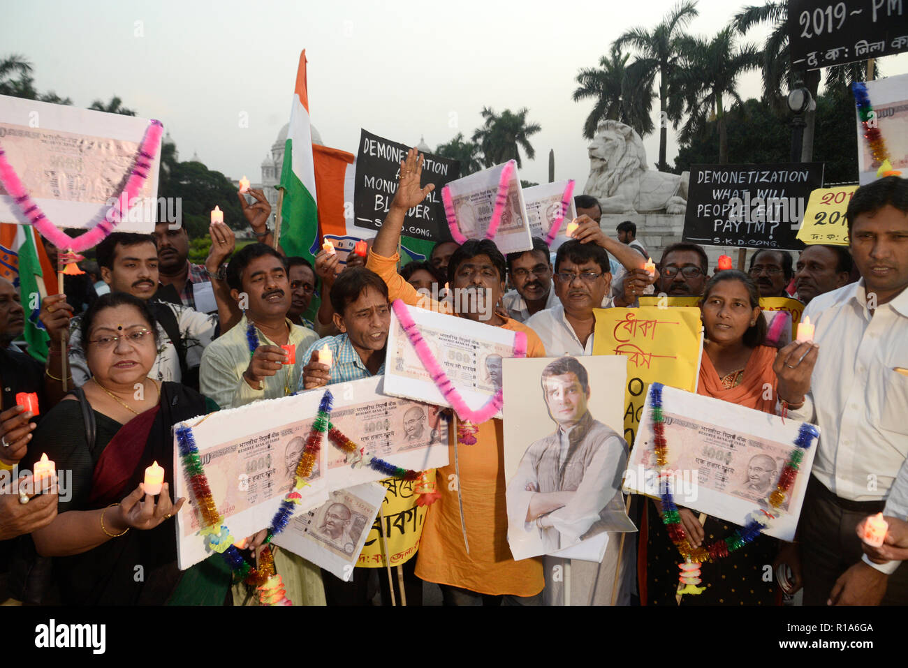 Kolkata, India. 10th Nov, 2018. Congress activists hold replica of ...