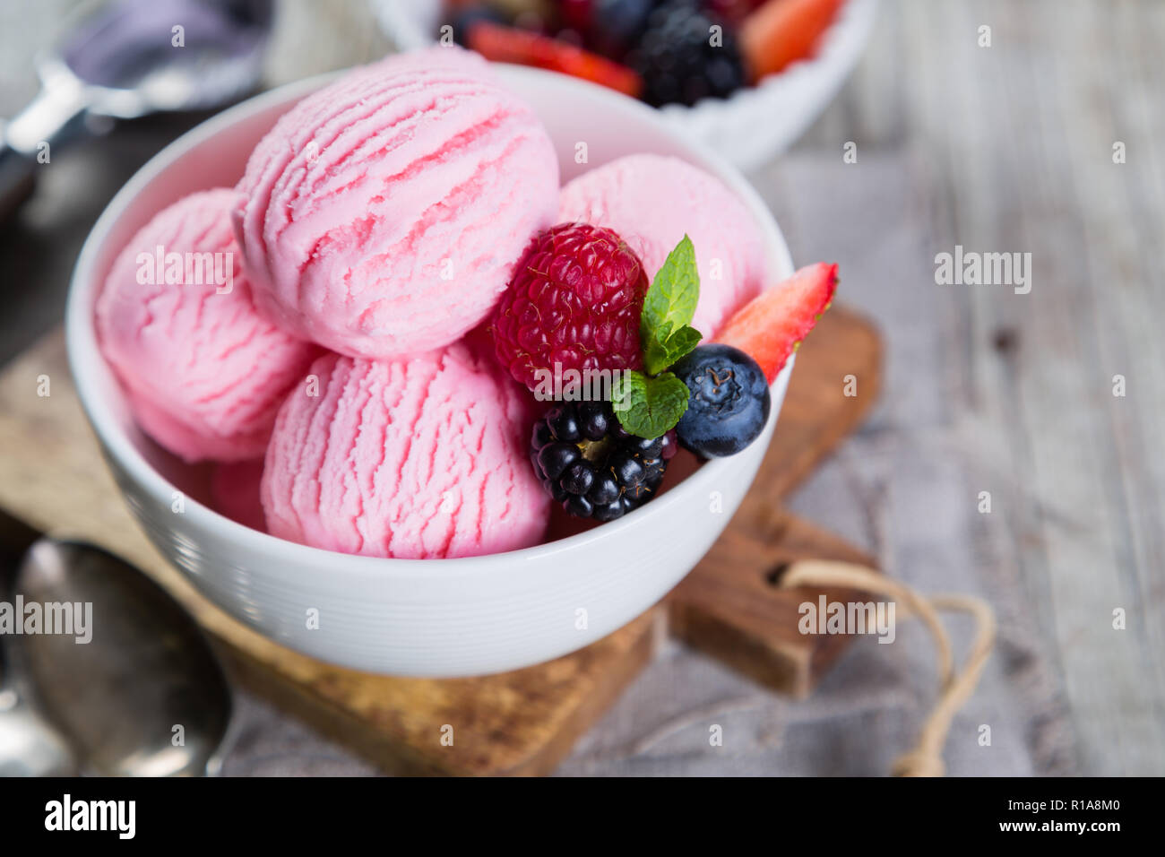 Berry ice cream hi-res stock photography and images - Alamy
