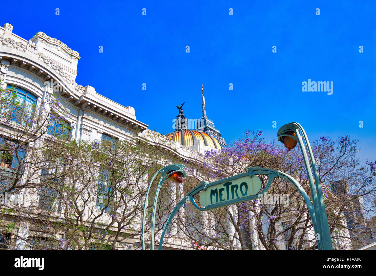 Mexico city metro subway hi-res stock photography and images - Alamy