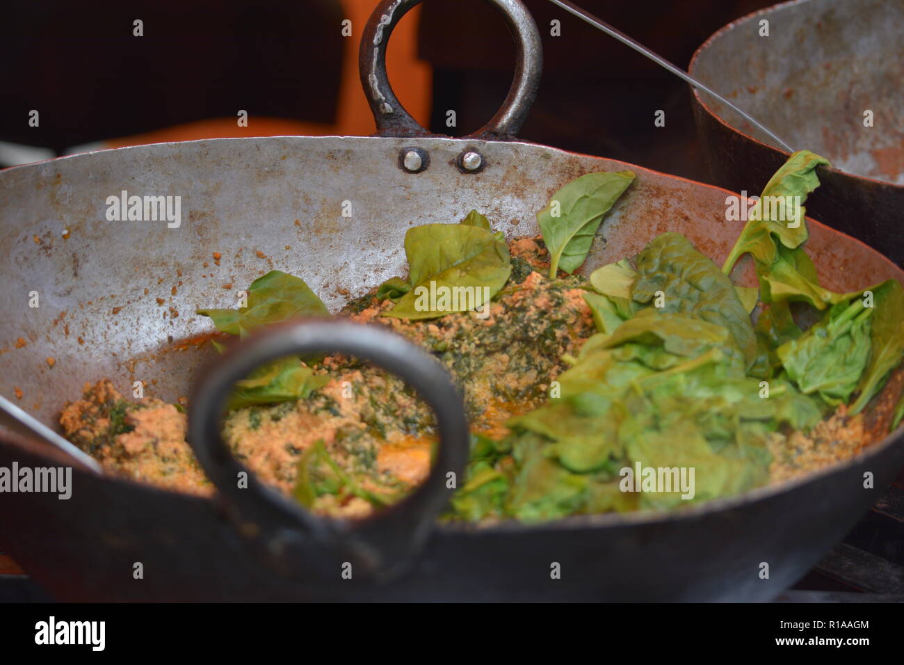 Skillet on Cuban stand food, Portobello Road Market Stock Photo - Alamy