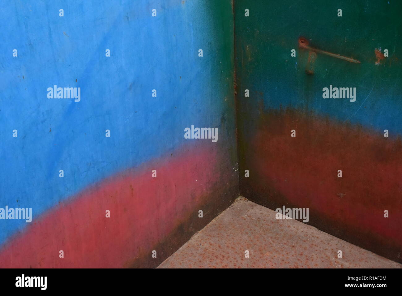 Abstract dumpster hi-res stock photography and images - Alamy