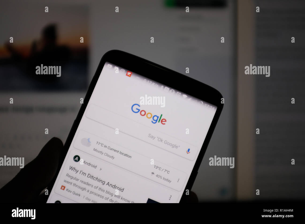 Google search app hi-res stock photography and images - Alamy
