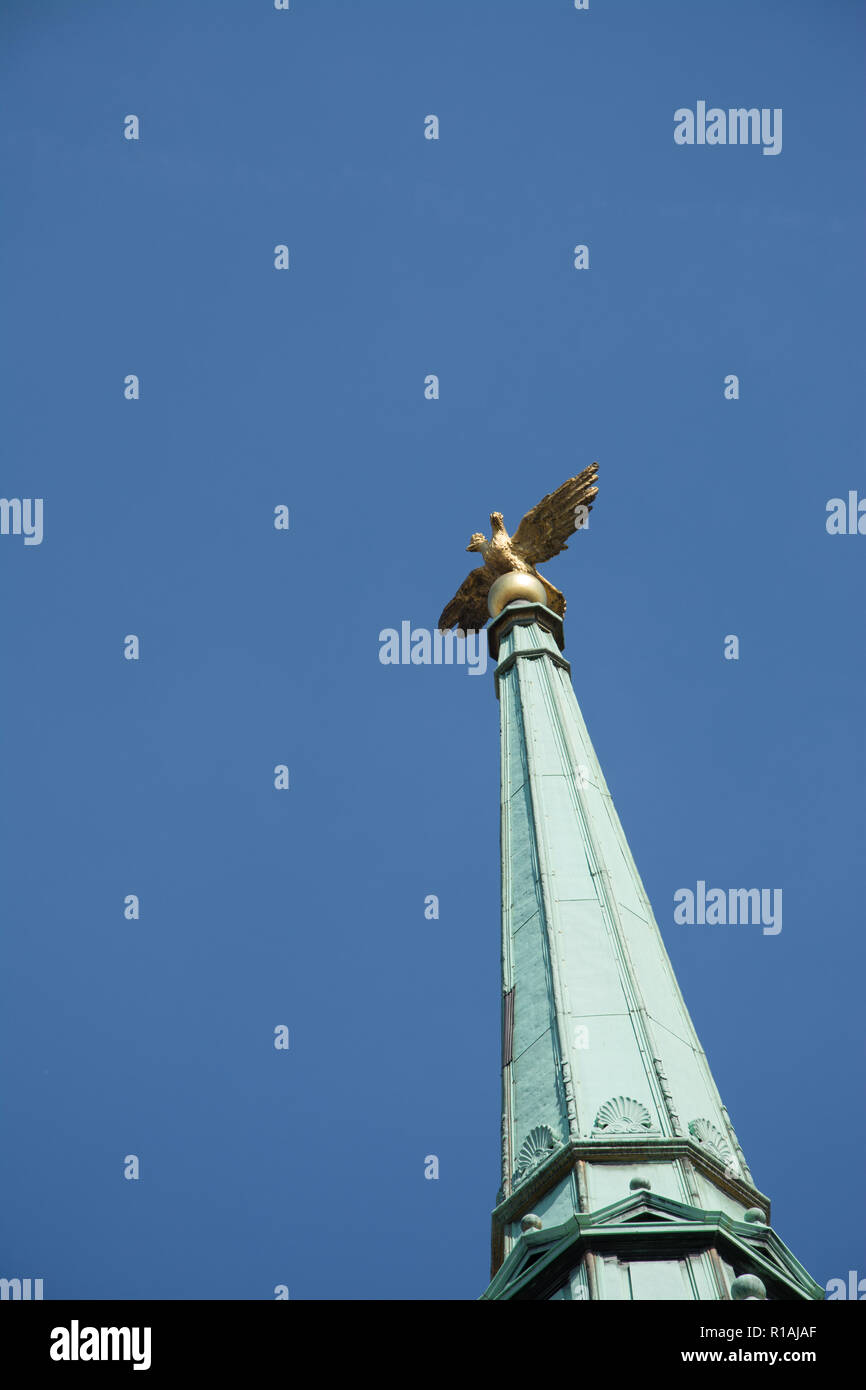 Two headed eagle hi-res stock photography and images - Alamy