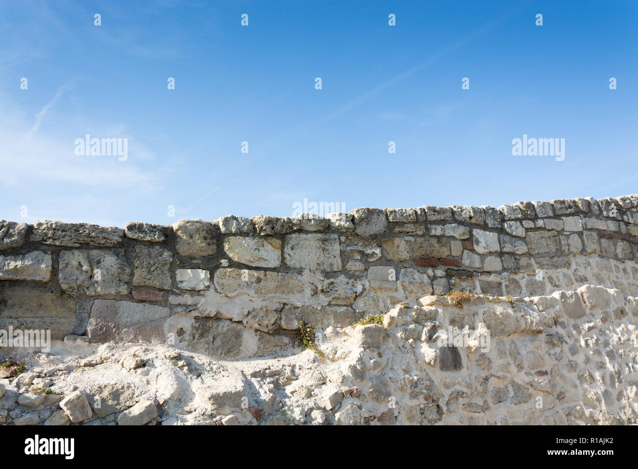 Ancient historic high stone wall hi-res stock photography and images ...
