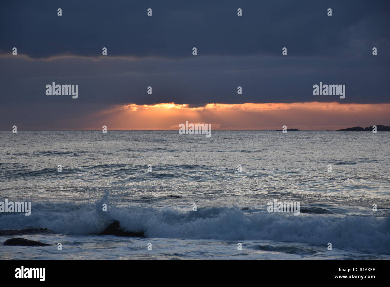 Goldene strahlen hi-res stock photography and images - Alamy