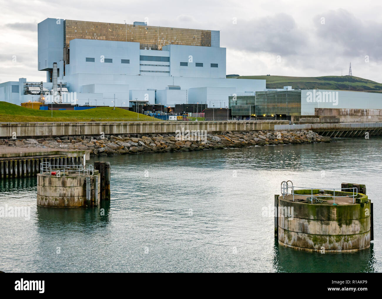 Torness nuclear power station east lothian scotland hi-res stock ...