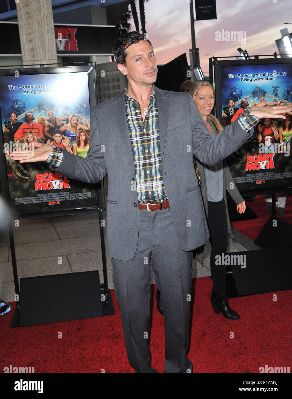 Simon Rex 118 arriving at the Scary Movie V Premiere at the Arclight ...