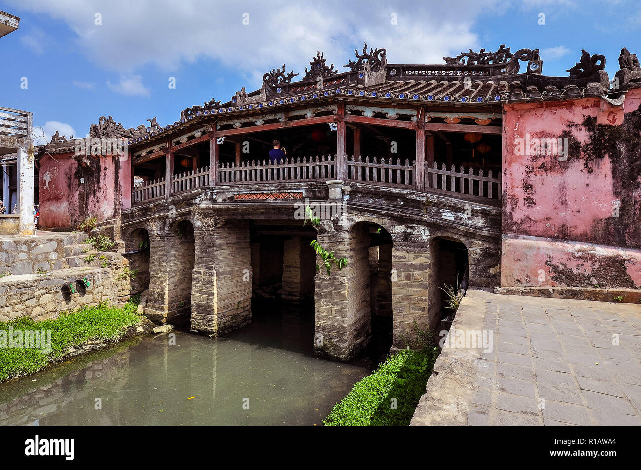 Ancient Japanese Covered Bridge - Hoi An, Vietnam Stock Photo - Alamy