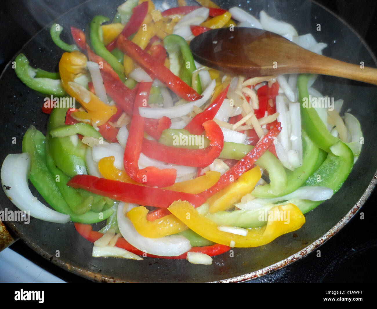 Shallow frying hi-res stock photography and images - Alamy