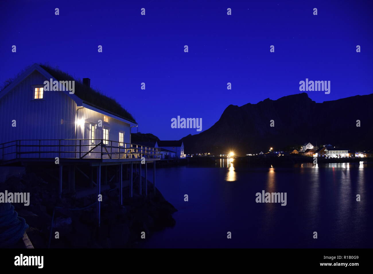 Norwegen, Reine, Moskenes, Lofoten, Abend, Nacht, Dorf, Stadt ...