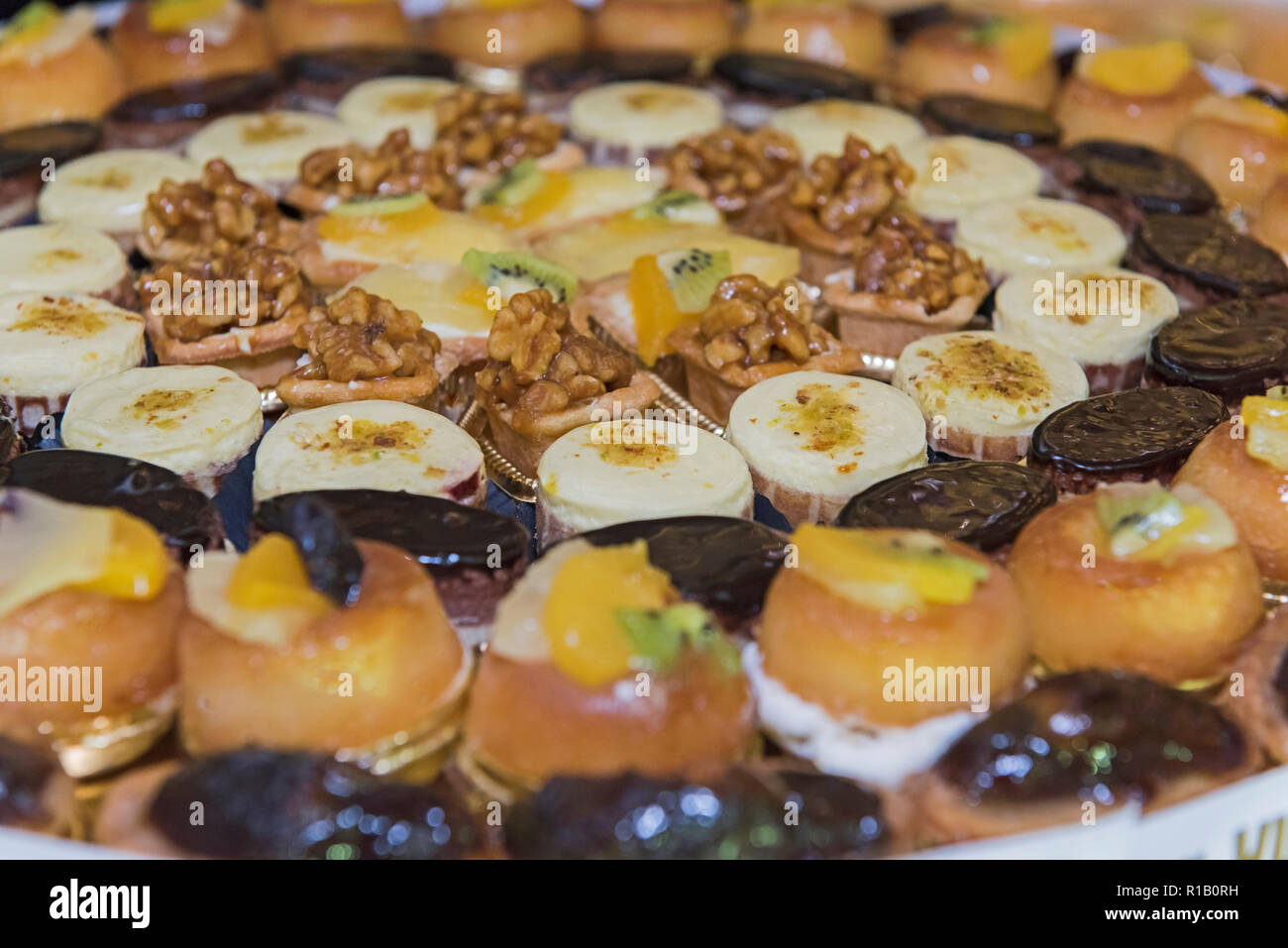 Tray of petit fours hi-res stock photography and images - Alamy