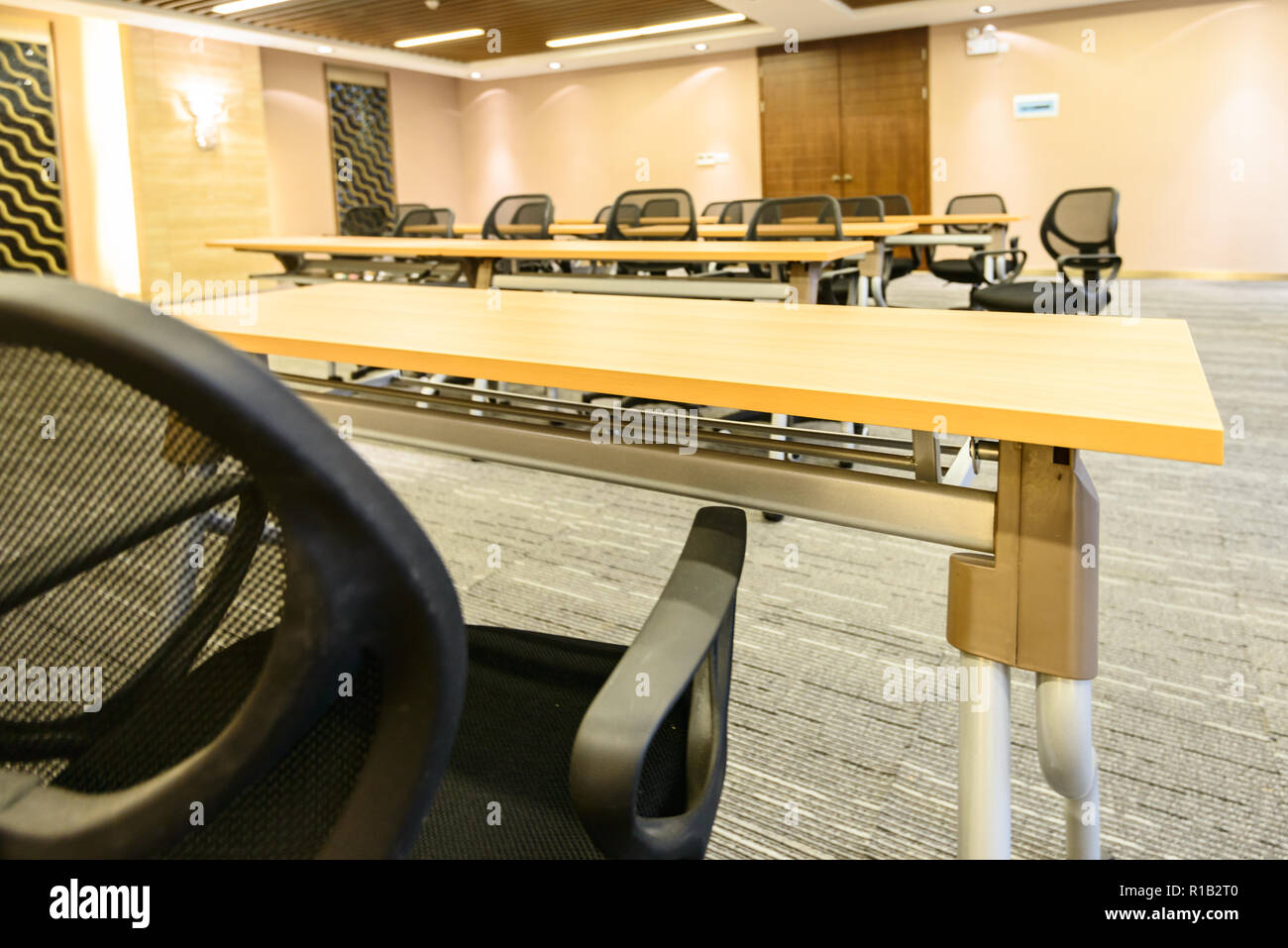 Conference room tables and chairs Stock Photo - Alamy